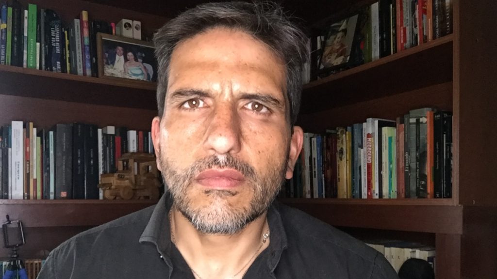 Escritor Cristian Brito presenta su libro “Todo es sobre la muerte” en ...
