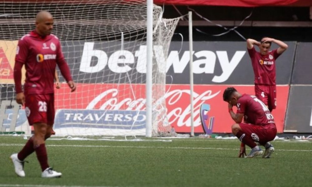 Club Deportes La Serena desciende a la Primera B tras caer goleada 3-0 ...