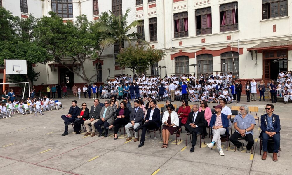 Dan inicio al año escolar en Colegio Germán Riesco: Tendrá reposición ...